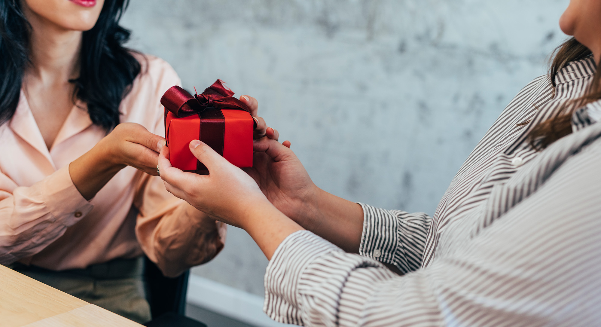 Employee and customer gifts for every occasion – e-surprise